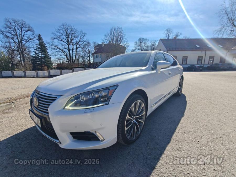 White Lexus LS 2013 in Tallinn, with an engine capacity of 5.00 L and mileage of 176 thousand km for 31800 €, photo 2 on AUTOMOTO.COM.LV