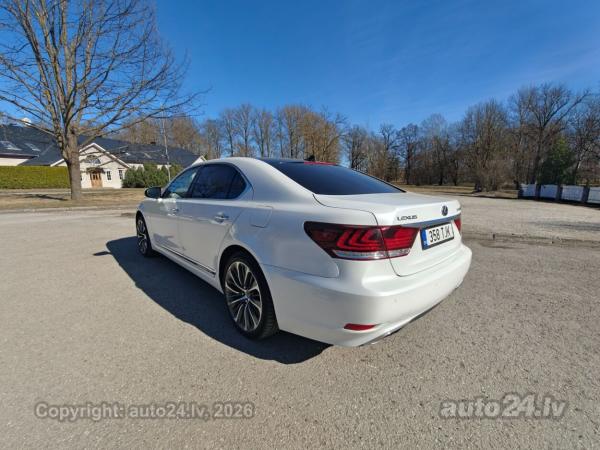 White Lexus LS 2013 in Tallinn, with an engine capacity of 5.00 L and mileage of 176 thousand km for 31800 €, photo 4 on AUTOMOTO.COM.LV