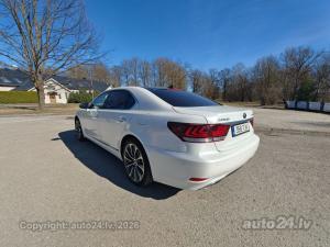 White Lexus LS 2013 in Tallinn, with an engine capacity of 5.00 L and mileage of 176 thousand km for 31800 €, photo 4 on AUTOMOTO.COM.LV