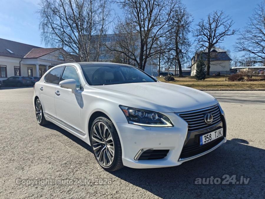 White Lexus LS 2013 in Tallinn, with an engine capacity of 5.00 L and mileage of 176 thousand km for 31800 €, photo 7 on AUTOMOTO.COM.LV