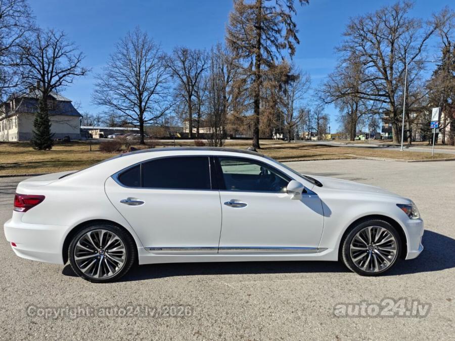 White Lexus LS 2013 in Tallinn, with an engine capacity of 5.00 L and mileage of 176 thousand km for 31800 €, photo 9 on AUTOMOTO.COM.LV