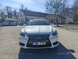 White Lexus LS 2013 in Tallinn, with an engine capacity of 5.00 L and mileage of 176 thousand km for 31800 €, photo 13 on AUTOMOTO.COM.LV