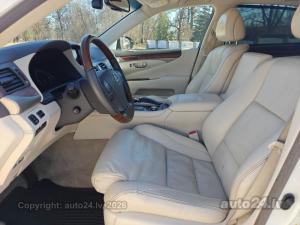 White Lexus LS 2013 in Tallinn, with an engine capacity of 5.00 L and mileage of 176 thousand km for 31800 €, photo 14 on AUTOMOTO.COM.LV
