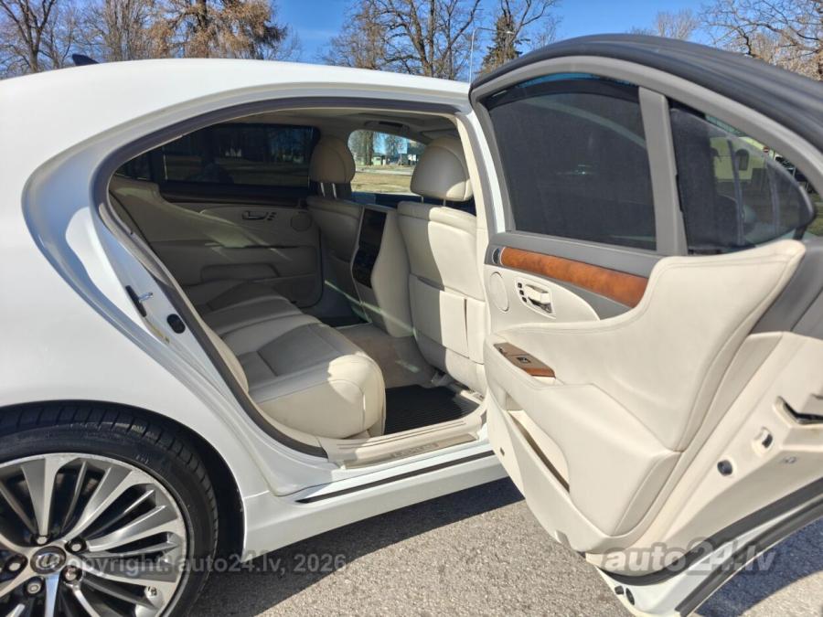 White Lexus LS 2013 in Tallinn, with an engine capacity of 5.00 L and mileage of 176 thousand km for 31800 €, photo 21 on AUTOMOTO.COM.LV
