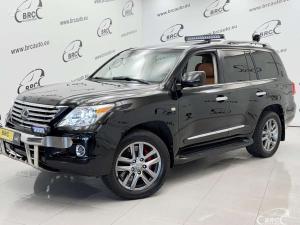 Melns Lexus LX 570 2008 Viļņa, ar dzinēja tilpumu 5.66 L un nobraukumu 282 tūkst. km par 28500 €, foto  vietnē AUTOMOTO.COM.LV
