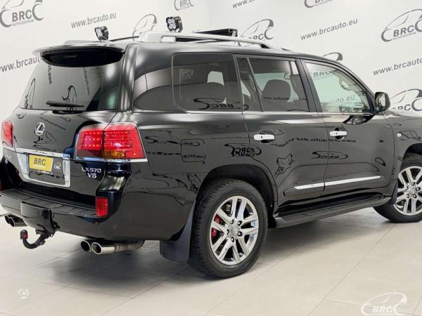 Черный Лексус LX 570 2008 в Вильнюс, объемом двигателя 5.66 л и пробегом 282 тыс. км за 28500 €, фото 3 на AUTOMOTO.COM.LV