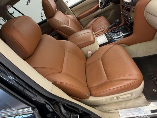 Черный Лексус LX 570 2008 в Вильнюс, объемом двигателя 5.66 л и пробегом 282 тыс. км за 28500 €, фото 6 на AUTOMOTO.COM.LV