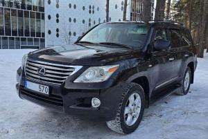 Black Lexus LX 570 2009 in Vilnius, with an engine capacity of 5.70 L and mileage of 209 thousand km for 25400 €, photo 3 on AUTOMOTO.COM.LV