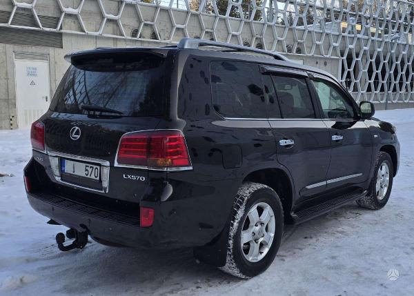 Melns Lexus LX 570 2009 Viļņa, ar dzinēja tilpumu 5.70 L un nobraukumu 209 tūkst. km par 25400 €, foto 7 vietnē AUTOMOTO.COM.LV