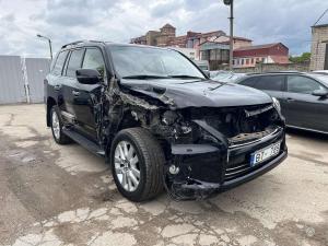 Черный Лексус LX 570 2012 в Каунас, объемом двигателя 5.66 л и пробегом 200 тыс. км за 16900 €, фото 3 на AUTOMOTO.COM.LV