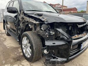 Черный Лексус LX 570 2012 в Каунас, объемом двигателя 5.66 л и пробегом 200 тыс. км за 16900 €, фото 8 на AUTOMOTO.COM.LV