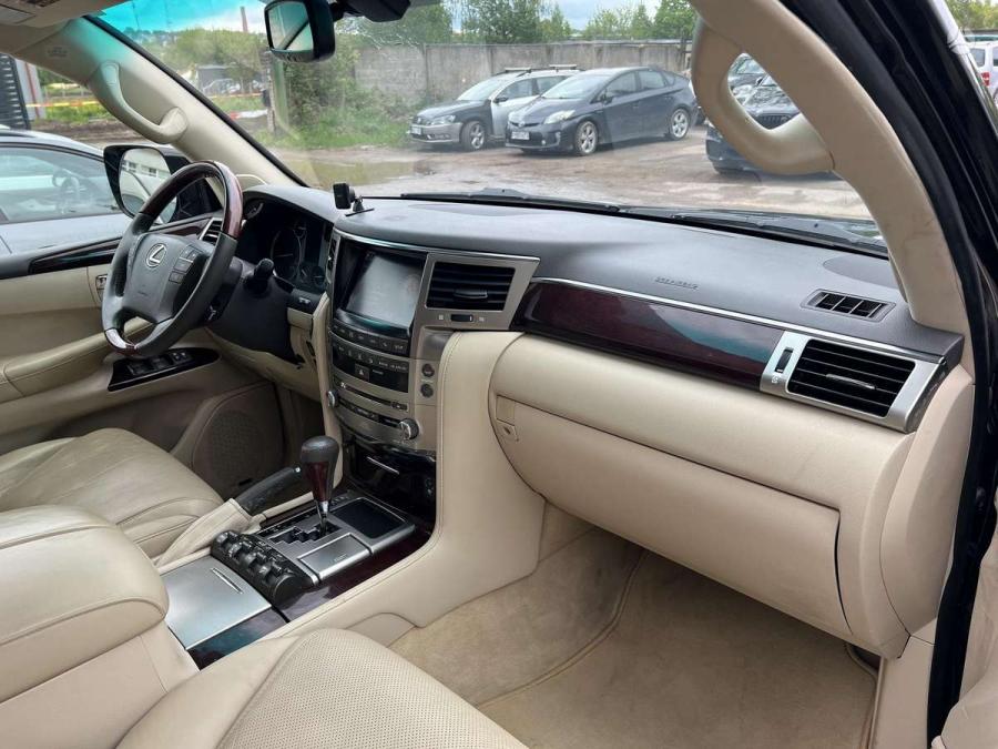 Черный Лексус LX 570 2012 в Каунас, объемом двигателя 5.66 л и пробегом 200 тыс. км за 16900 €, фото 15 на AUTOMOTO.COM.LV