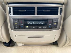Черный Лексус LX 570 2012 в Каунас, объемом двигателя 5.66 л и пробегом 200 тыс. км за 16900 €, фото 19 на AUTOMOTO.COM.LV
