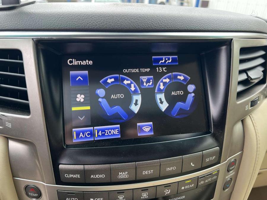 Черный Лексус LX 570 2012 в Каунас, объемом двигателя 5.66 л и пробегом 200 тыс. км за 16900 €, фото 30 на AUTOMOTO.COM.LV