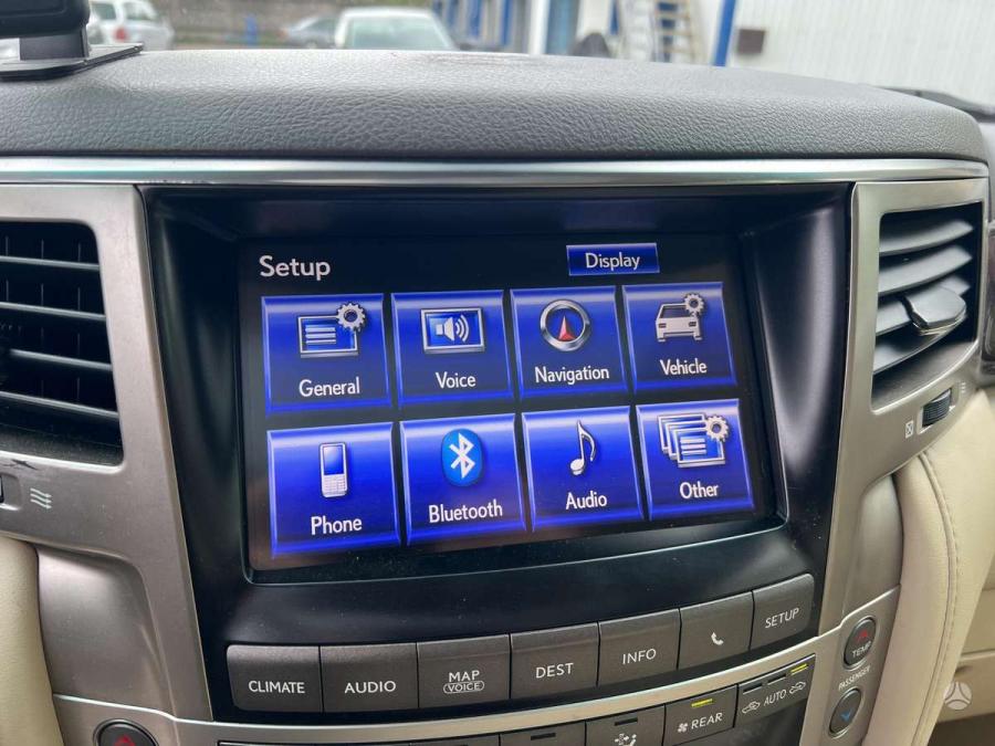 Черный Лексус LX 570 2012 в Каунас, объемом двигателя 5.66 л и пробегом 200 тыс. км за 16900 €, фото 31 на AUTOMOTO.COM.LV
