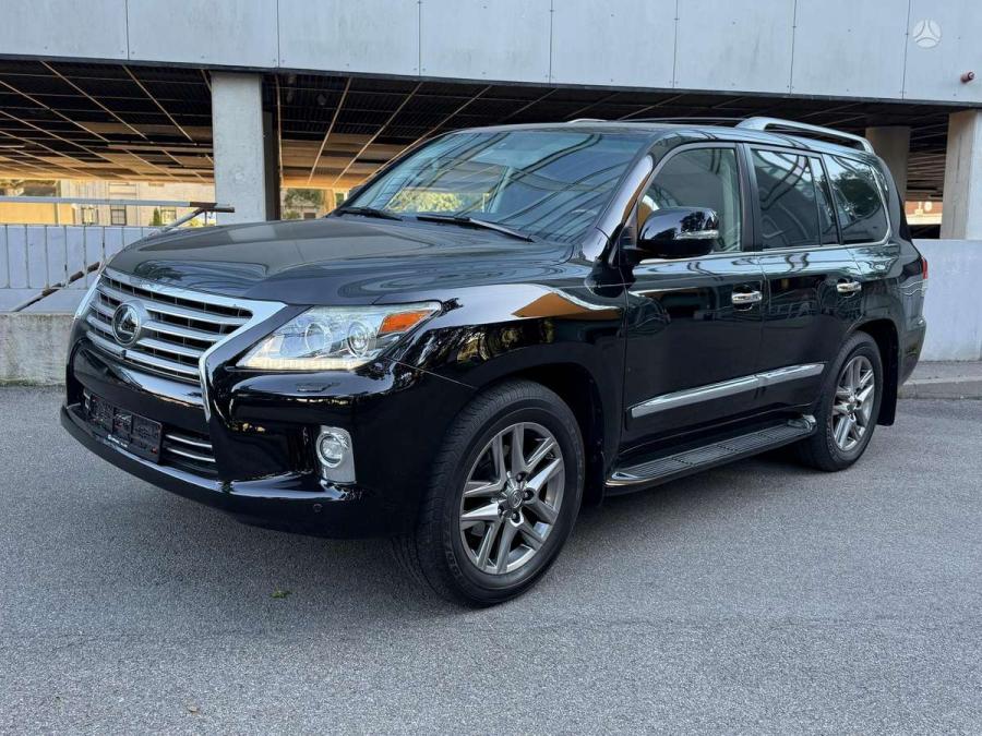 Black Lexus LX 570 2014 in Tallinn, with an engine capacity of 0.00 L and mileage of 172 thousand km for 41900 €, photo 1 on AUTOMOTO.COM.LV