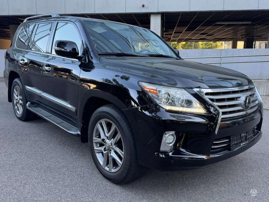 Black Lexus LX 570 2014 in Tallinn, with an engine capacity of 0.00 L and mileage of 172 thousand km for 41900 €, photo 3 on AUTOMOTO.COM.LV