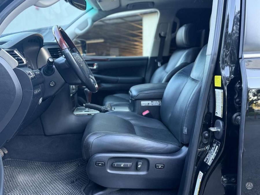 Black Lexus LX 570 2014 in Tallinn, with an engine capacity of 0.00 L and mileage of 172 thousand km for 41900 €, photo 14 on AUTOMOTO.COM.LV