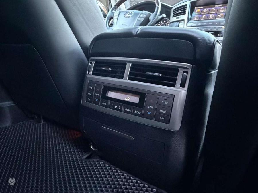 Black Lexus LX 570 2014 in Tallinn, with an engine capacity of 0.00 L and mileage of 172 thousand km for 41900 €, photo 19 on AUTOMOTO.COM.LV