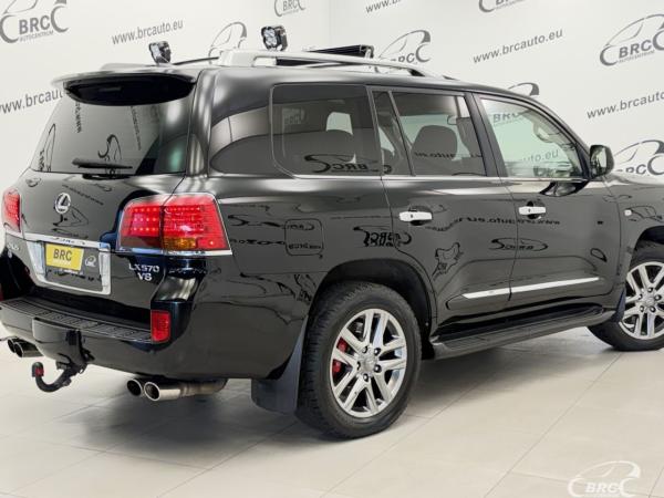 Lexus LX 570 2008 in Vilnius, with an engine capacity of 5.66 L and mileage of 175 thousand km for 28500 €, photo 2 on AUTOMOTO.COM.LV
