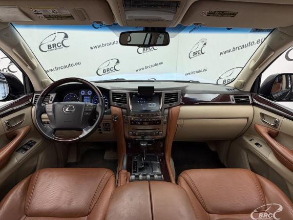 Lexus LX 570 2008 in Vilnius, with an engine capacity of 5.66 L and mileage of 175 thousand km for 28500 €, photo 3 on AUTOMOTO.COM.LV
