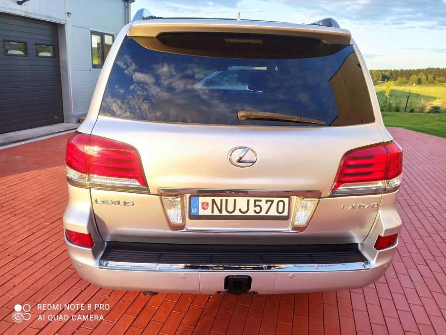 Серый Лексус LX 570 2010 в Вильнюс, объемом двигателя 5.70 л и пробегом 201 тыс. км за 31500 €, фото 12 на AUTOMOTO.COM.LV