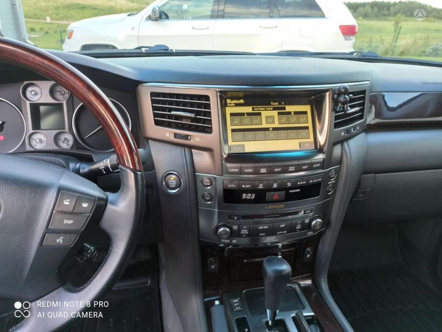 Серый Лексус LX 570 2010 в Вильнюс, объемом двигателя 5.70 л и пробегом 201 тыс. км за 31500 €, фото 28 на AUTOMOTO.COM.LV