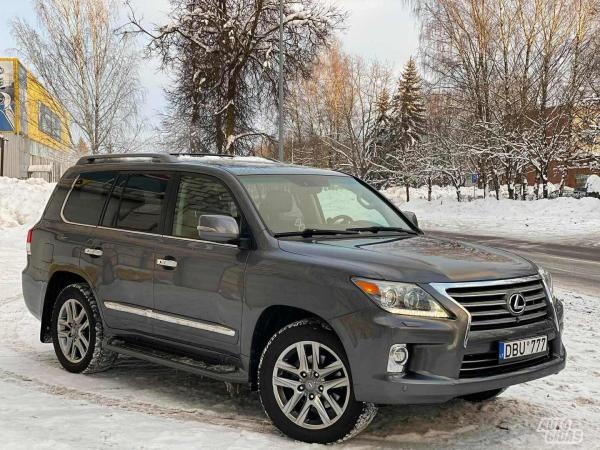 Серый Лексус LX 570 2015 в Вильнюс, объемом двигателя 5.70 л и пробегом 120 тыс. км за 39500 €, фото 1 на AUTOMOTO.COM.LV