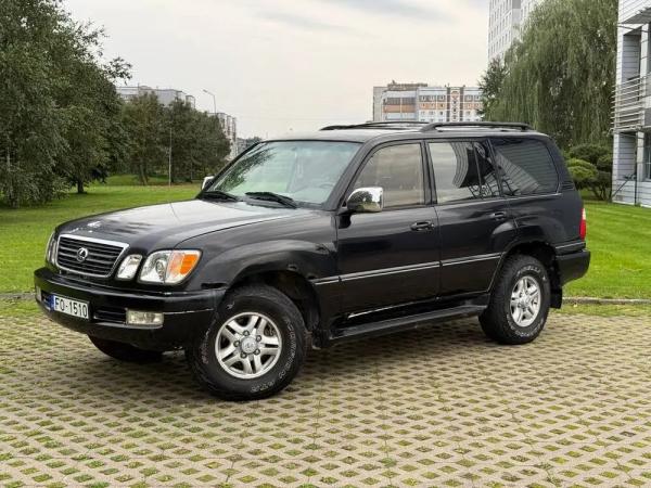 Black Lexus LX 1999 in Riga, with an engine capacity of 4.70 L and mileage of 134 thousand km for 4890 €, photo 1 on AUTOMOTO.COM.LV