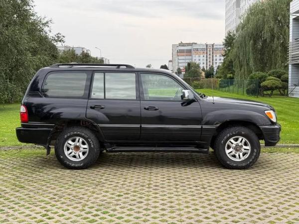 Black Lexus LX 1999 in Riga, with an engine capacity of 4.70 L and mileage of 134 thousand km for 4890 €, photo 6 on AUTOMOTO.COM.LV