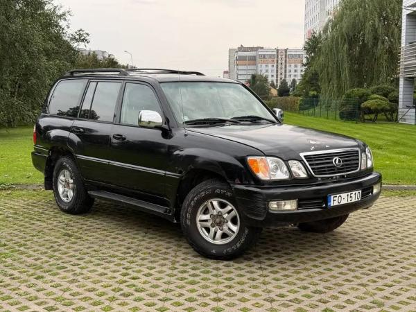 Black Lexus LX 1999 in Riga, with an engine capacity of 4.70 L and mileage of 134 thousand km for 4890 €, photo 7 on AUTOMOTO.COM.LV