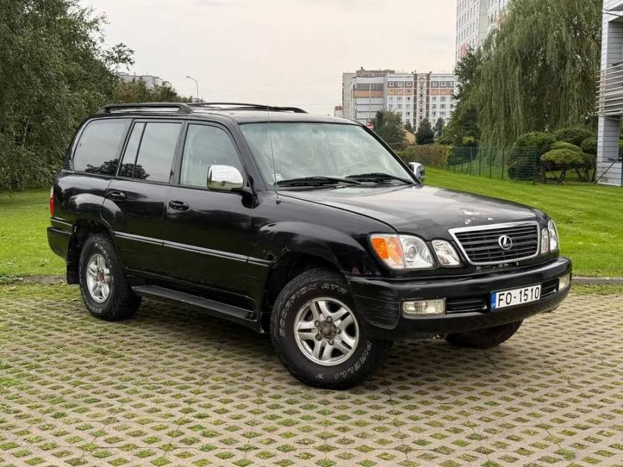Black Lexus LX 1999 in Riga, with an engine capacity of 4.70 L and mileage of 134 thousand km for 4890 €, photo 8 on AUTOMOTO.COM.LV