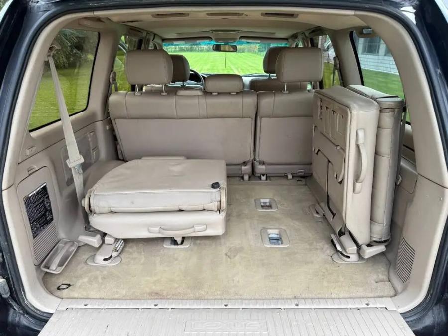 Black Lexus LX 1999 in Riga, with an engine capacity of 4.70 L and mileage of 134 thousand km for 4890 €, photo 16 on AUTOMOTO.COM.LV