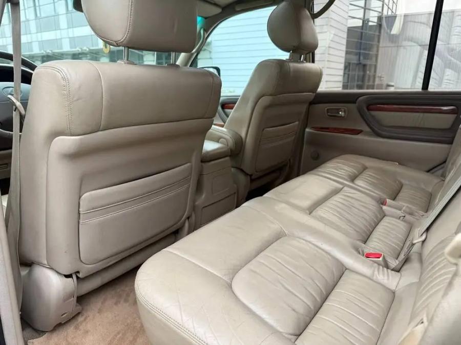 Black Lexus LX 1999 in Riga, with an engine capacity of 4.70 L and mileage of 134 thousand km for 4890 €, photo 19 on AUTOMOTO.COM.LV