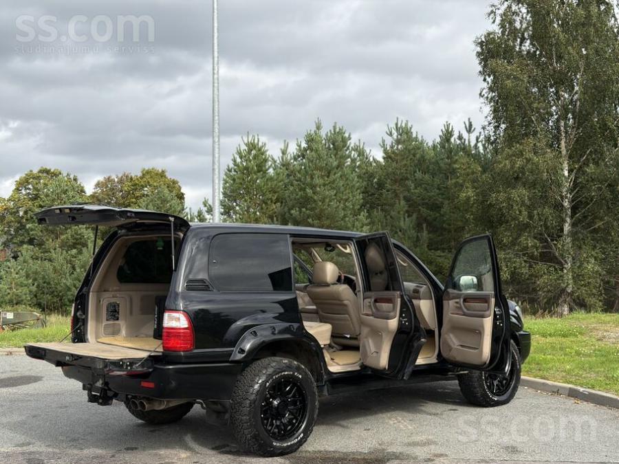 Melns Lexus LX 2000 Rīga, ar dzinēja tilpumu 4.70 L un nobraukumu 242 tūkst. km par 25495 €, foto 7 vietnē AUTOMOTO.COM.LV