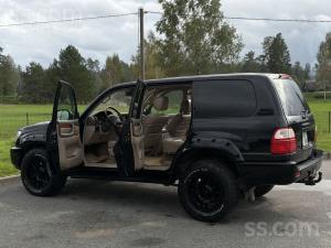 Melns Lexus LX 2000 Rīga, ar dzinēja tilpumu 4.70 L un nobraukumu 242 tūkst. km par 25495 €, foto 8 vietnē AUTOMOTO.COM.LV