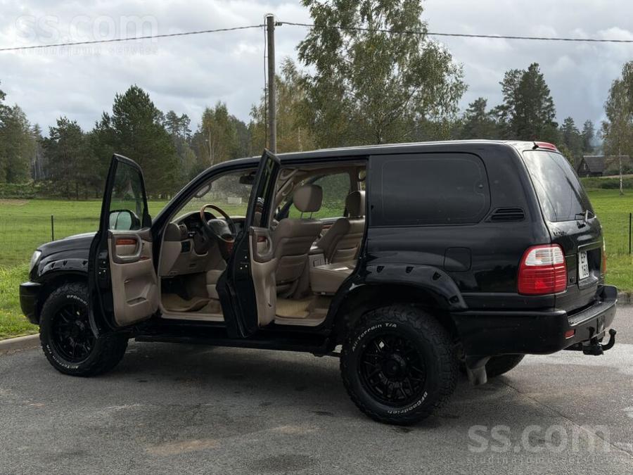 Melns Lexus LX 2000 Rīga, ar dzinēja tilpumu 4.70 L un nobraukumu 242 tūkst. km par 25495 €, foto 8 vietnē AUTOMOTO.COM.LV