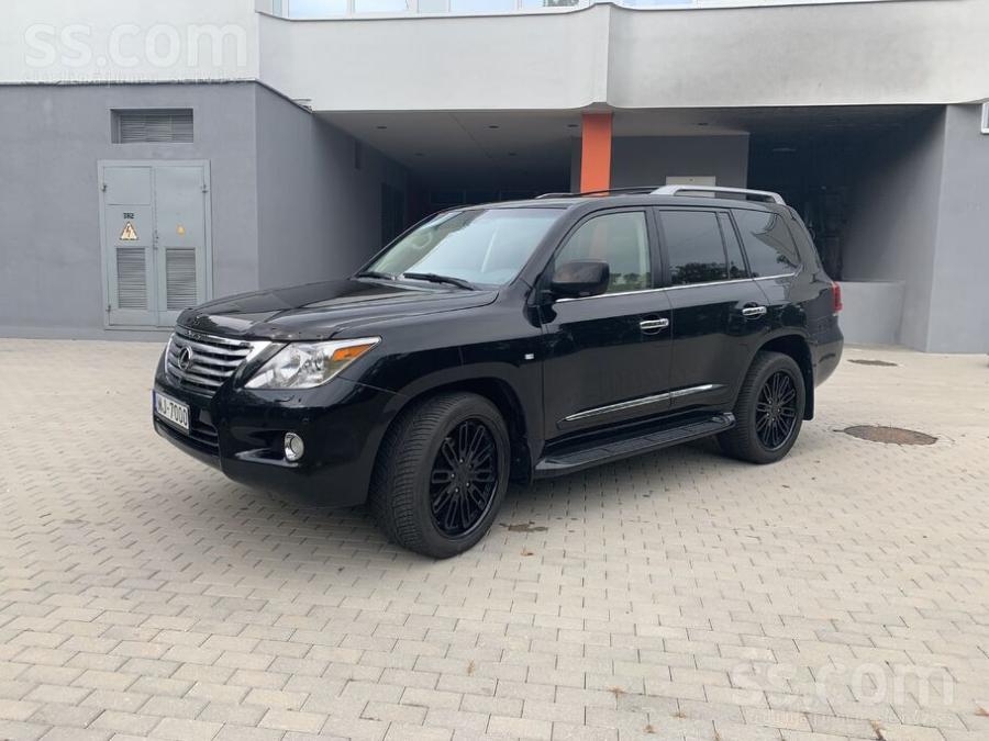 Black Lexus LX 2009 in Riga, with an engine capacity of 5.70 L and mileage of 15 thousand km for 29495 €, photo 3 on AUTOMOTO.COM.LV