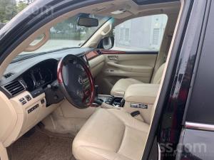 Black Lexus LX 2009 in Riga, with an engine capacity of 5.70 L and mileage of 15 thousand km for 29495 €, photo 7 on AUTOMOTO.COM.LV