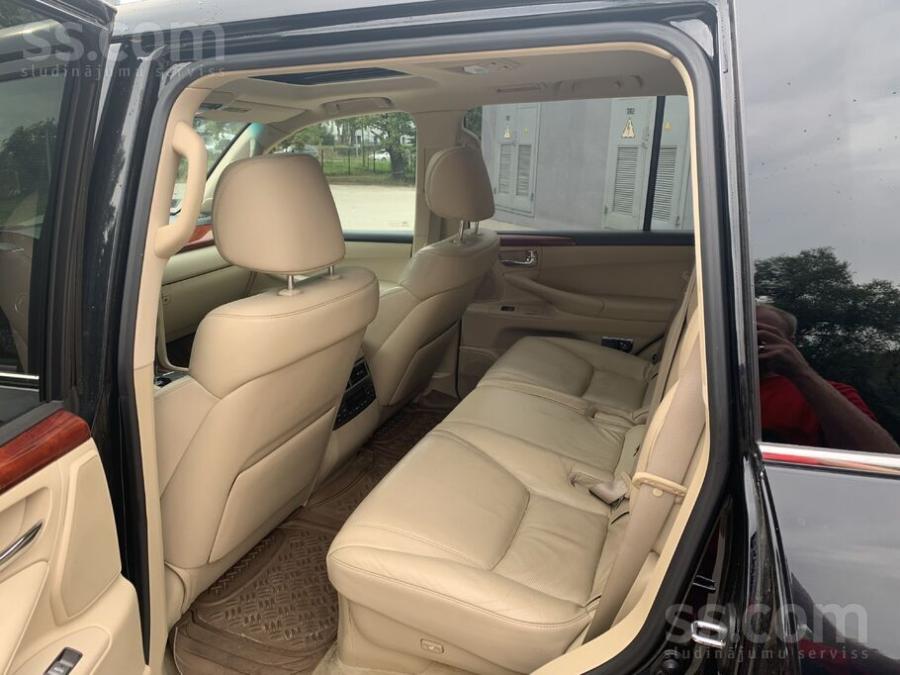 Black Lexus LX 2009 in Riga, with an engine capacity of 5.70 L and mileage of 15 thousand km for 29495 €, photo 8 on AUTOMOTO.COM.LV