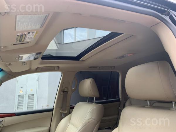 Black Lexus LX 2009 in Riga, with an engine capacity of 5.70 L and mileage of 15 thousand km for 29495 €, photo 8 on AUTOMOTO.COM.LV