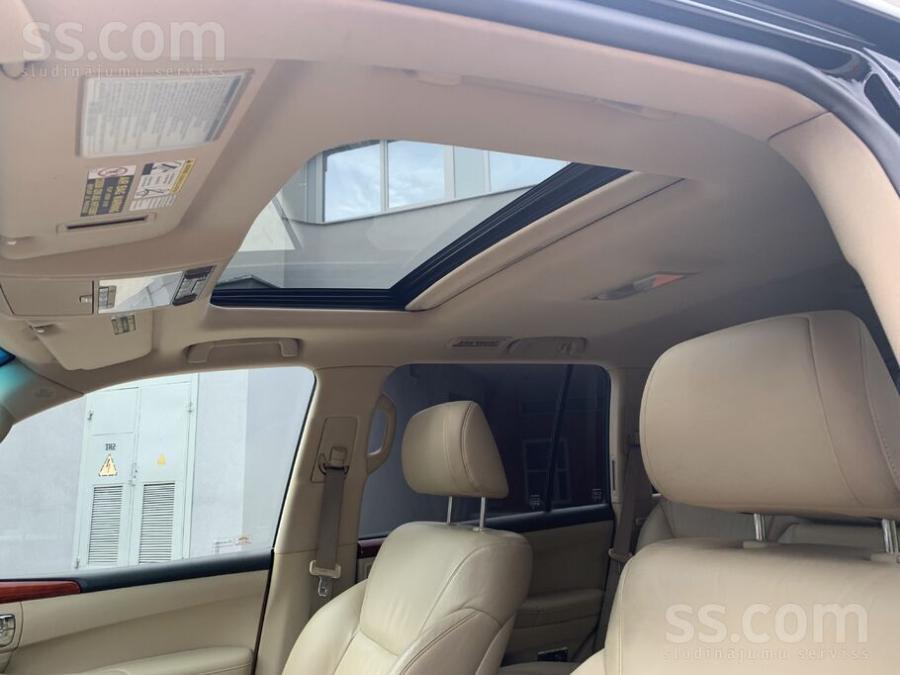 Black Lexus LX 2009 in Riga, with an engine capacity of 5.70 L and mileage of 15 thousand km for 29495 €, photo 9 on AUTOMOTO.COM.LV