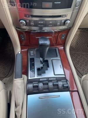 Black Lexus LX 2009 in Riga, with an engine capacity of 5.70 L and mileage of 15 thousand km for 29495 €, photo 10 on AUTOMOTO.COM.LV