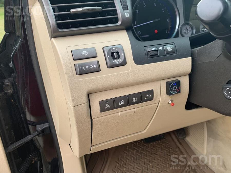 Black Lexus LX 2009 in Riga, with an engine capacity of 5.70 L and mileage of 15 thousand km for 29495 €, photo 11 on AUTOMOTO.COM.LV