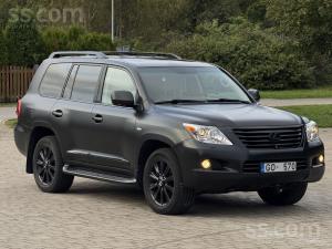 Black Lexus LX 2011 in Riga, with an engine capacity of 5.70 L and mileage of 76 thousand km for 33000 €, photo 4 on AUTOMOTO.COM.LV
