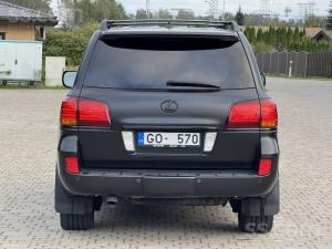 Black Lexus LX 2011 in Riga, with an engine capacity of 5.70 L and mileage of 76 thousand km for 33000 €, photo 7 on AUTOMOTO.COM.LV