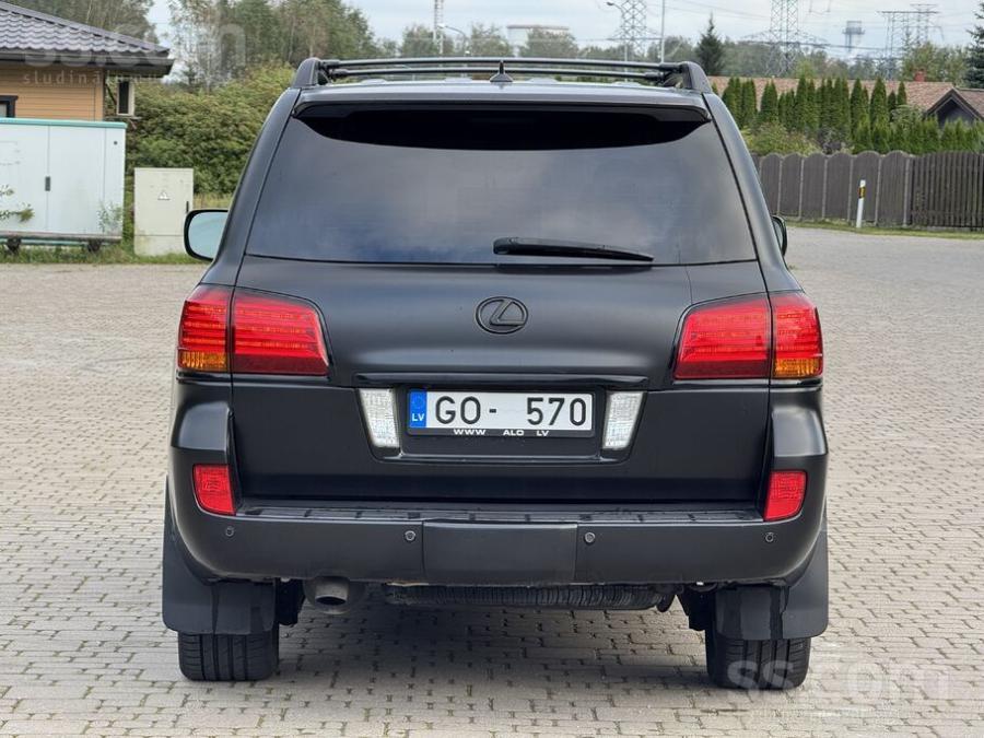 Black Lexus LX 2011 in Riga, with an engine capacity of 5.70 L and mileage of 76 thousand km for 33000 €, photo 7 on AUTOMOTO.COM.LV