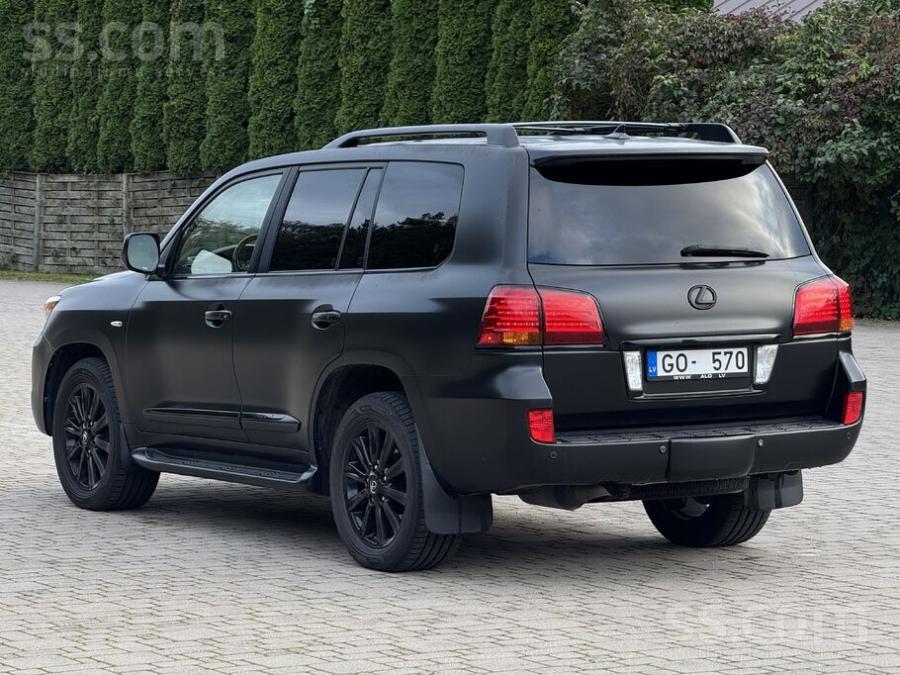 Black Lexus LX 2011 in Riga, with an engine capacity of 5.70 L and mileage of 76 thousand km for 33000 €, photo 8 on AUTOMOTO.COM.LV