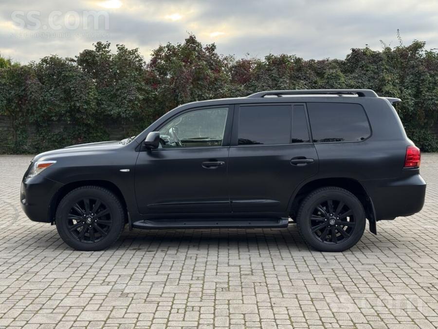 Black Lexus LX 2011 in Riga, with an engine capacity of 5.70 L and mileage of 76 thousand km for 33000 €, photo 9 on AUTOMOTO.COM.LV