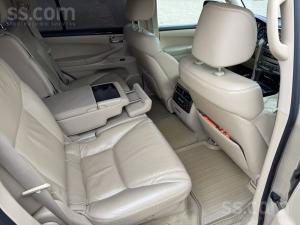 Black Lexus LX 2011 in Riga, with an engine capacity of 5.70 L and mileage of 76 thousand km for 33000 €, photo 13 on AUTOMOTO.COM.LV